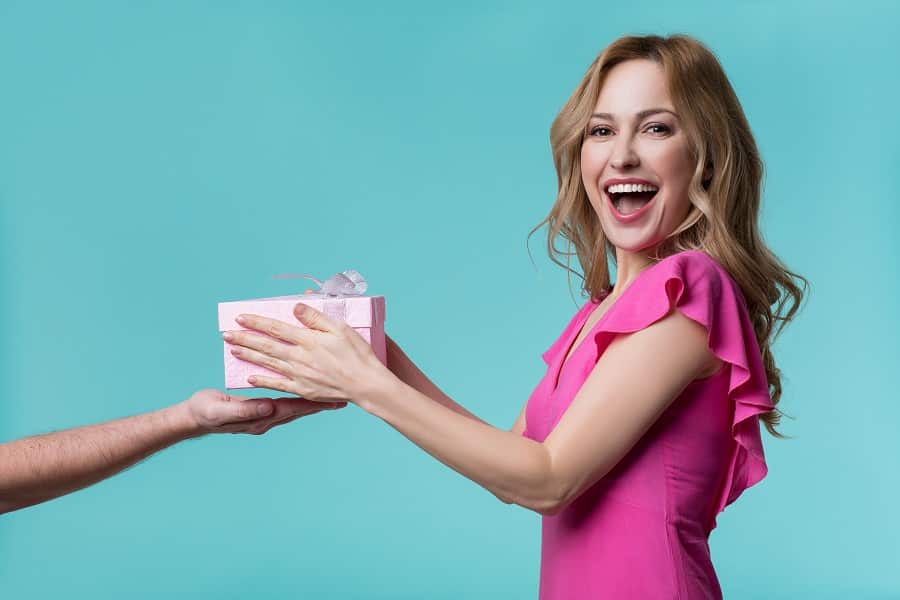 Quel Type De Cadeau Aiment Recevoir Les Femmes Quali Mode